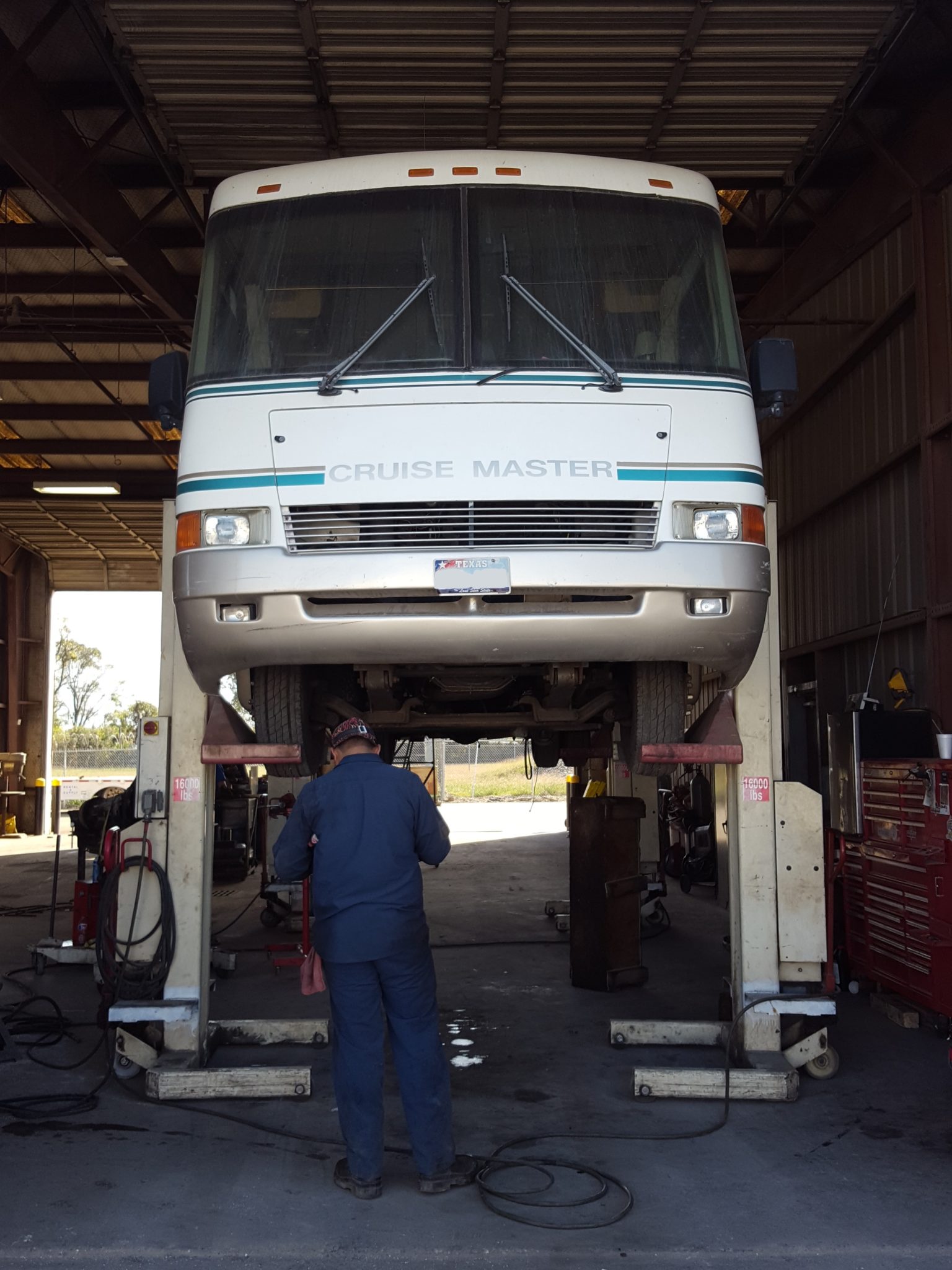 Coach Repair and Service | Ferguson Truck Center