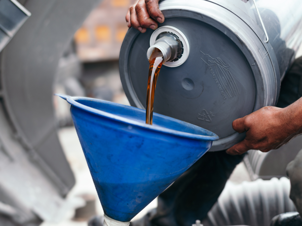 The Ultimate Guide to Semi Truck Oil Change Intervals - Ferguson Truck ...